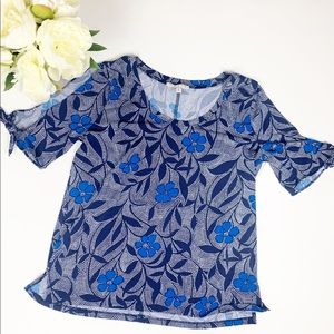 Chaus | Tops | Nwt Chaus Split Sleeve Blouse | Poshmark